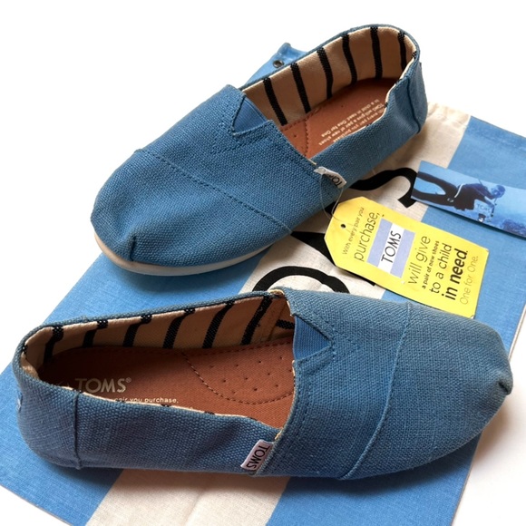 Toms | Shoes | Classic Canvas Toms Youth 55 | Poshmark